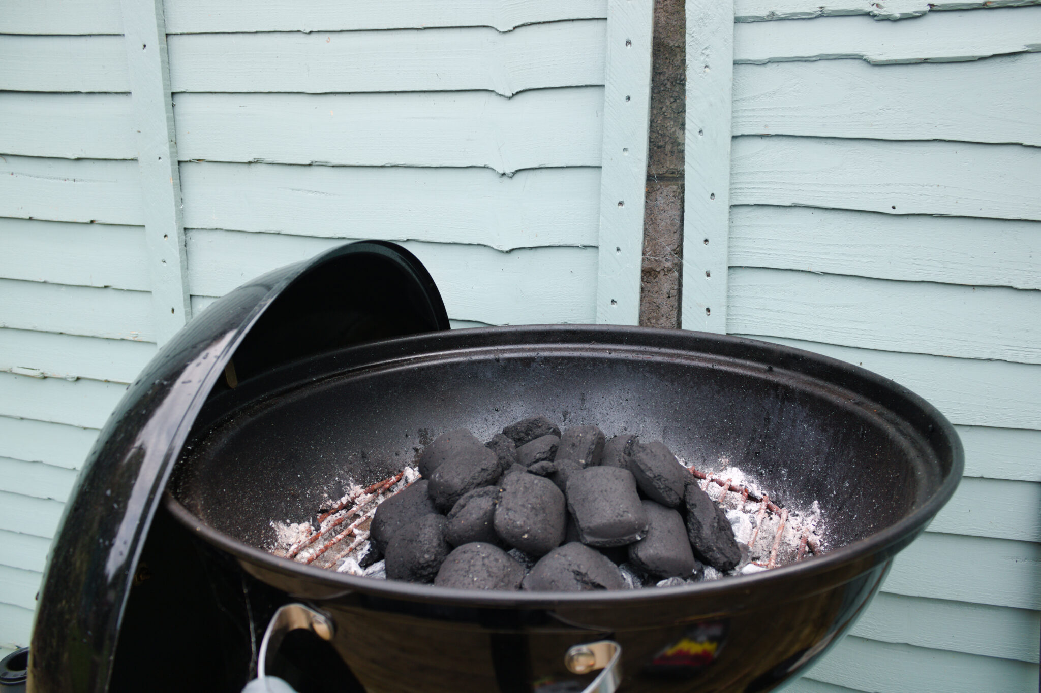 8 Reasons Why Charcoal Won't Stay Lit and How to Fix It